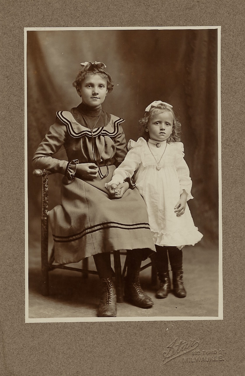 DARLING SISTERS IN MILWAUKEE, WISCONSIN | THE CABINET CARD GALLERY