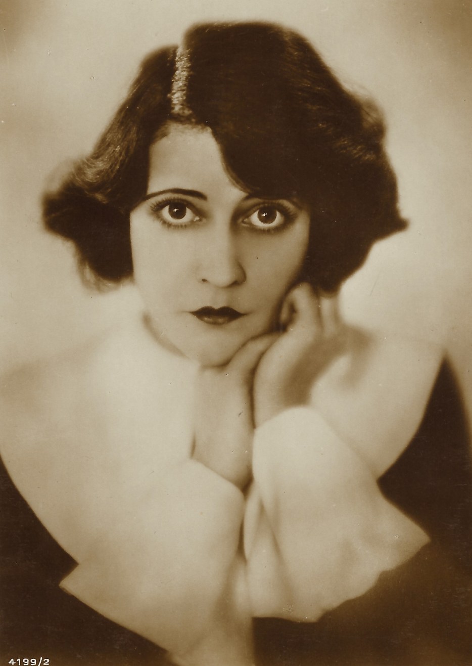 Photographer: Manasse | THE CABINET CARD GALLERY