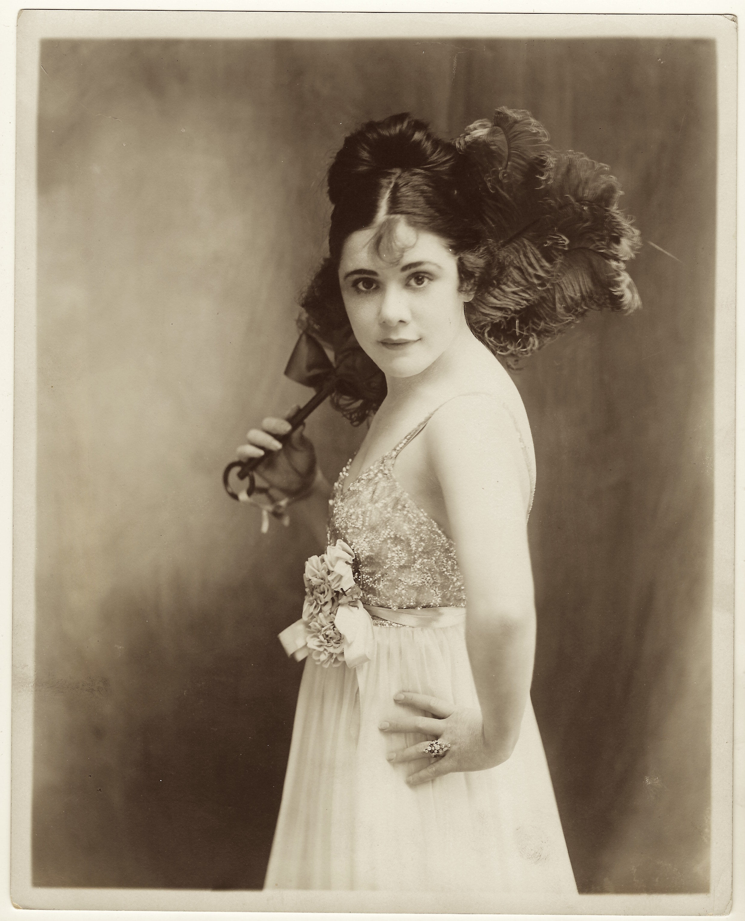 ADELAIDE WILSON: PRETTY AND SASSY BROADWAY STAGE ACTRESS | THE CABINET ...