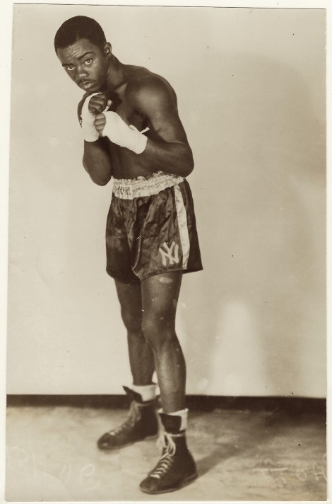 TOMMY RHETT: UNSPECTACULAR FLYWEIGHT BOXER WEARING SPECTACULAR YANKEE ...