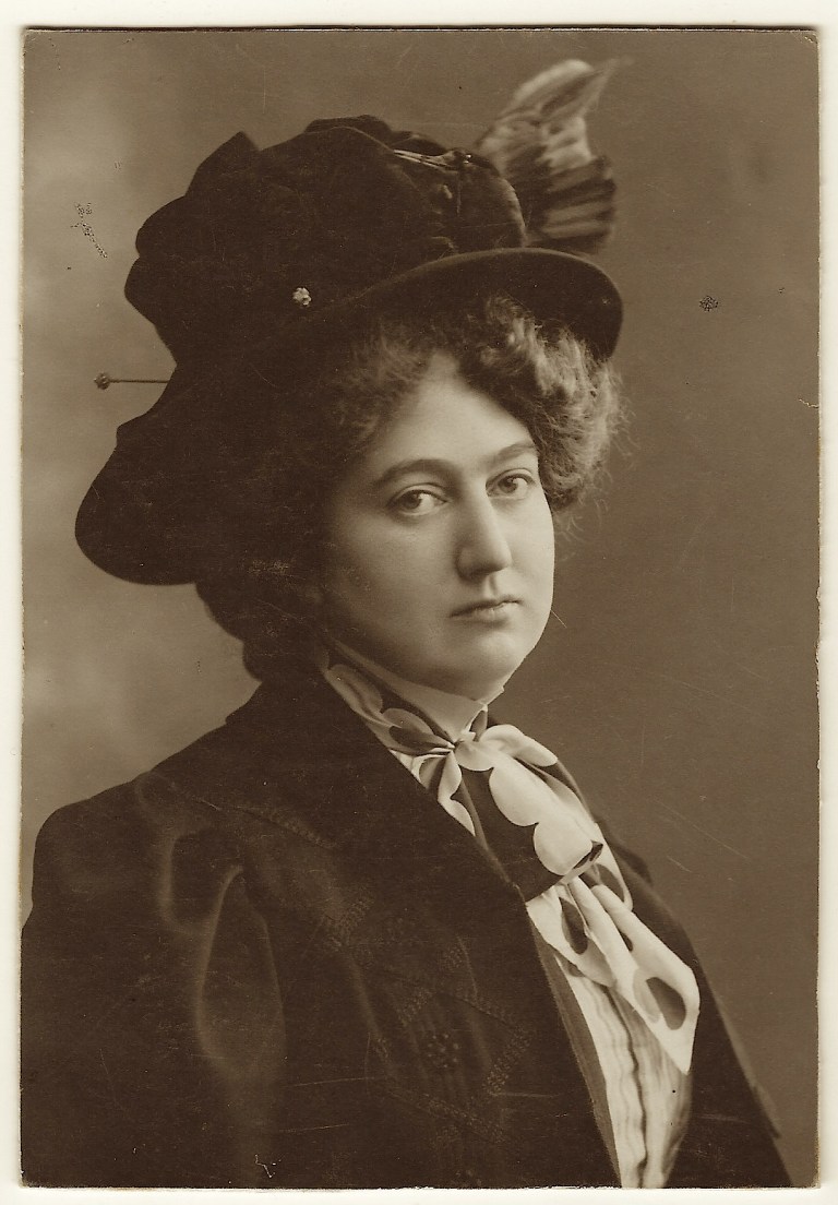 PRETTY YOUNG WOMAN AND HER HAT DECORATED WITH A DECEASED BIRD | THE ...