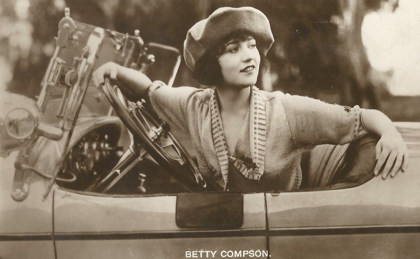 BETTY COMPSON : PROLIFIC AND PRETTY AMERICAN FILM ACTRESS : SITS IN ...