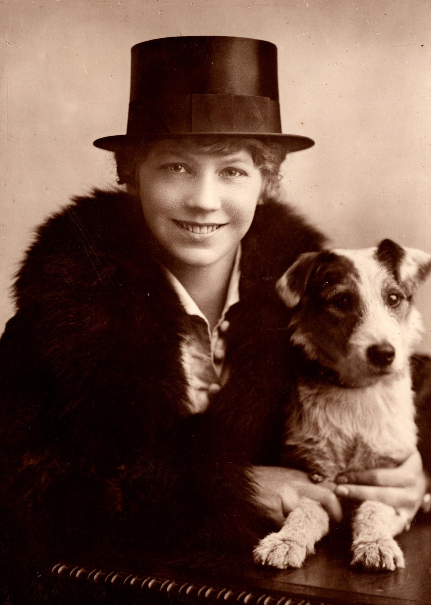 Photographer: Elliott & Fry | THE CABINET CARD GALLERY