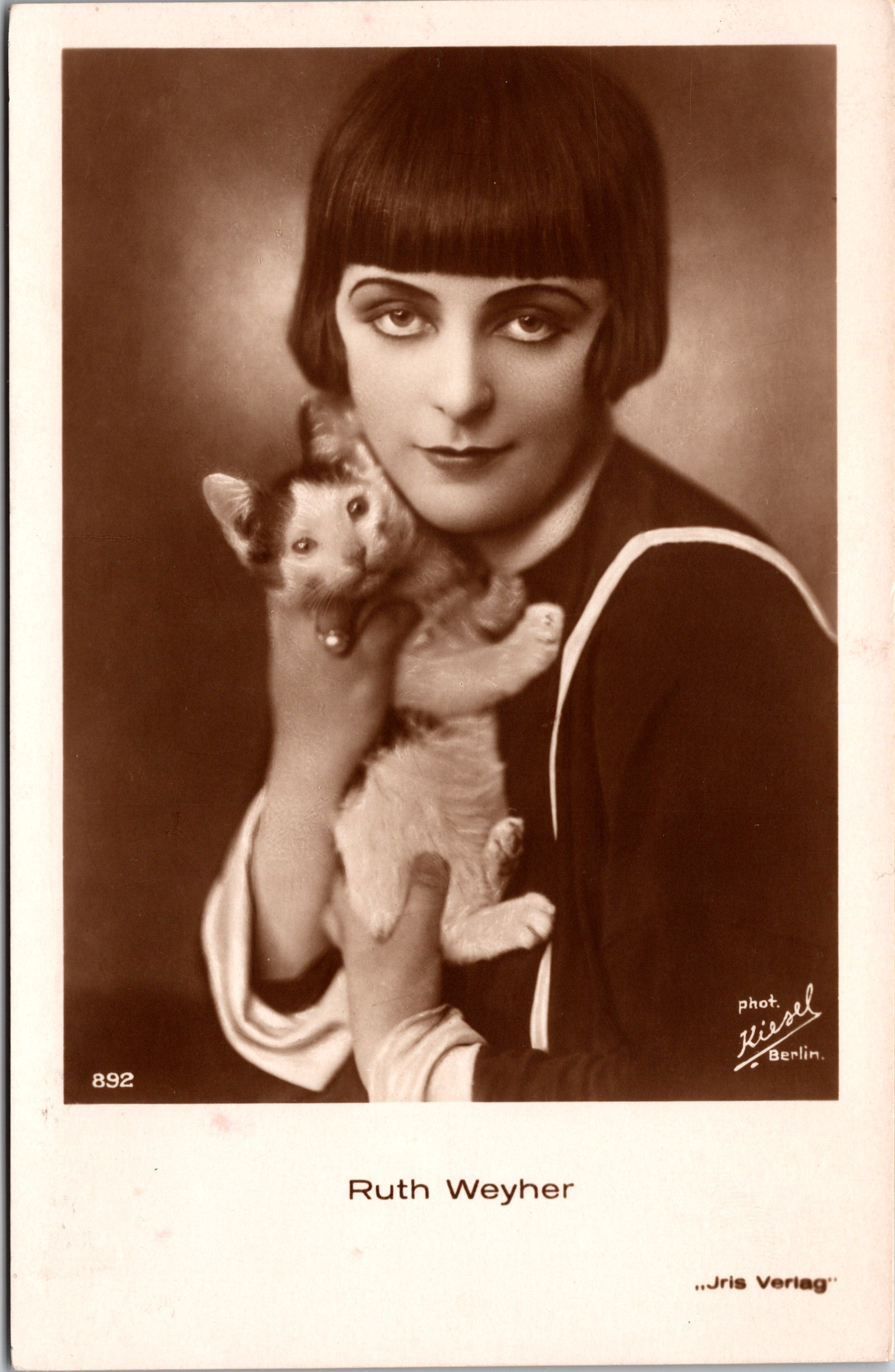 Actresses | THE CABINET CARD GALLERY