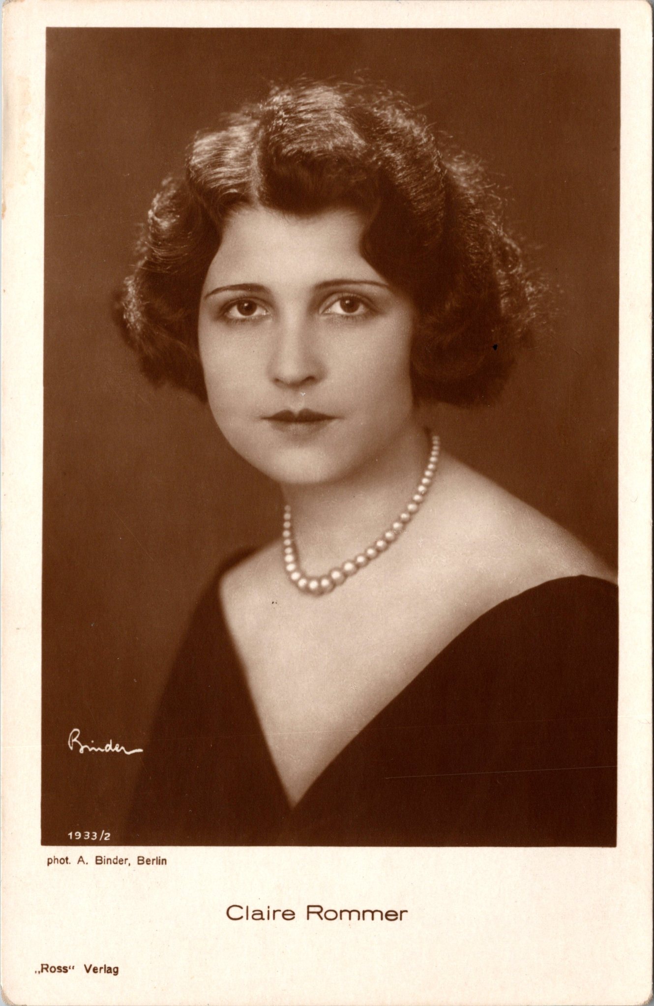 Photographer: Binder | THE CABINET CARD GALLERY