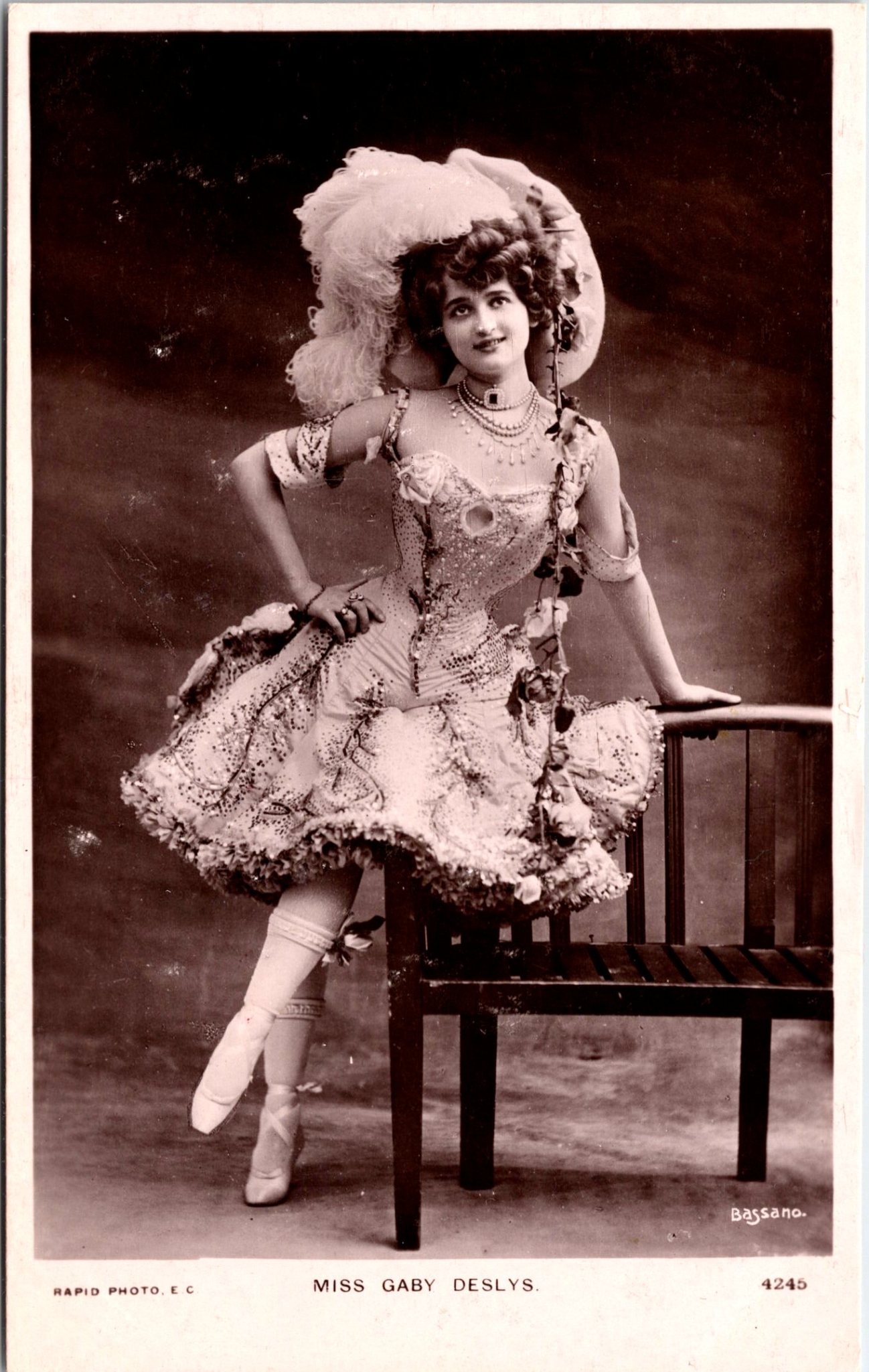 THE CABINET CARD GALLERY | VIEWING HISTORY, CULTURE AND PERSONALITIES ...