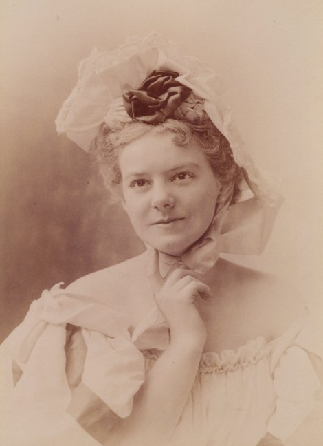 Actresses | THE CABINET CARD GALLERY